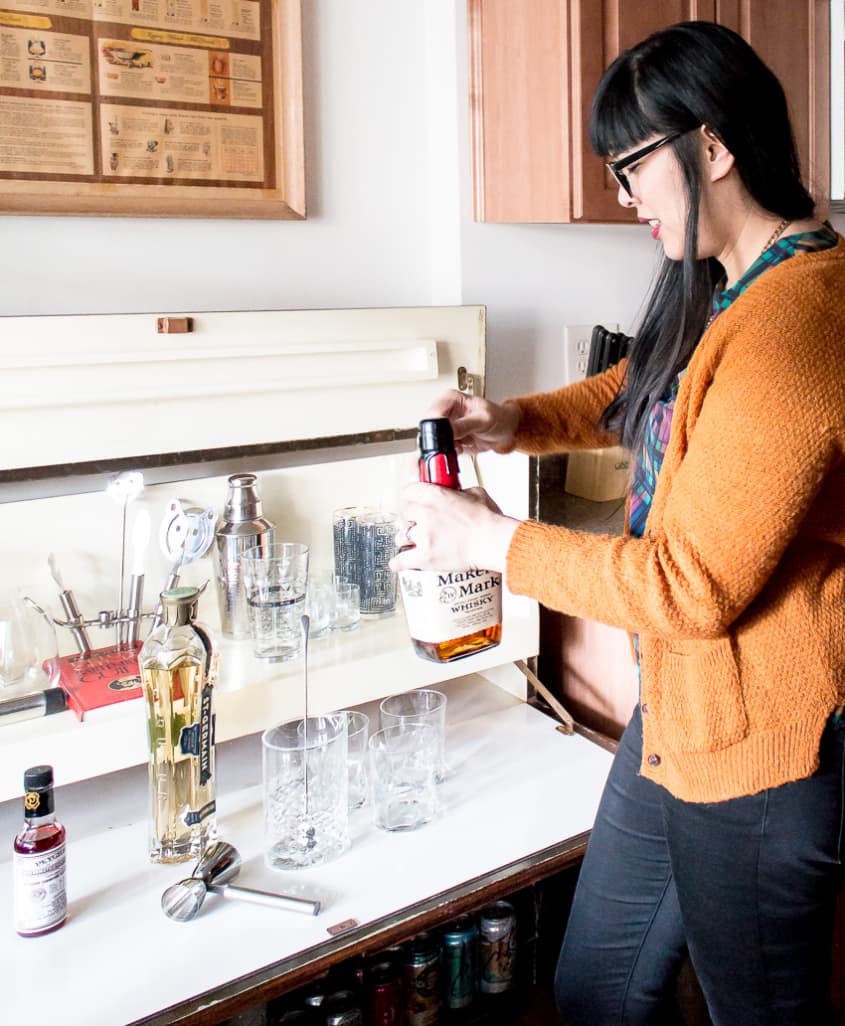 Eclectic Travelers Share Their Life and Apartment in Chicago ...