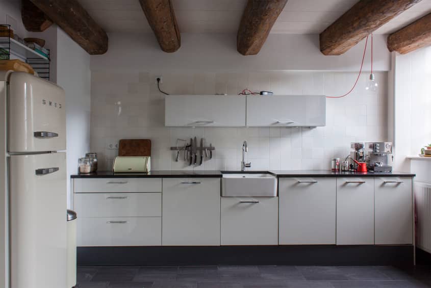 House Tour: A Cozy 18th Century Dutch Warehouse Home | Apartment Therapy