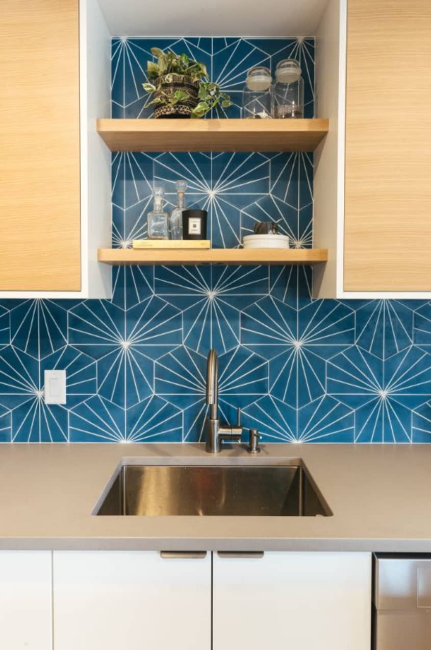 Kitchen Remodeling Ideas and Modern Backsplash Inspiration | Apartment ...