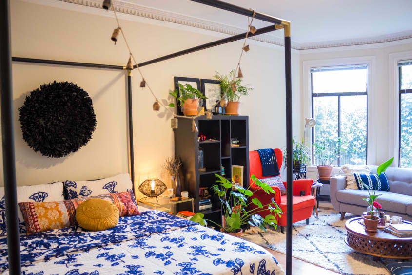 Studio Apartment Plant and Print Decor Inspiration | Apartment Therapy