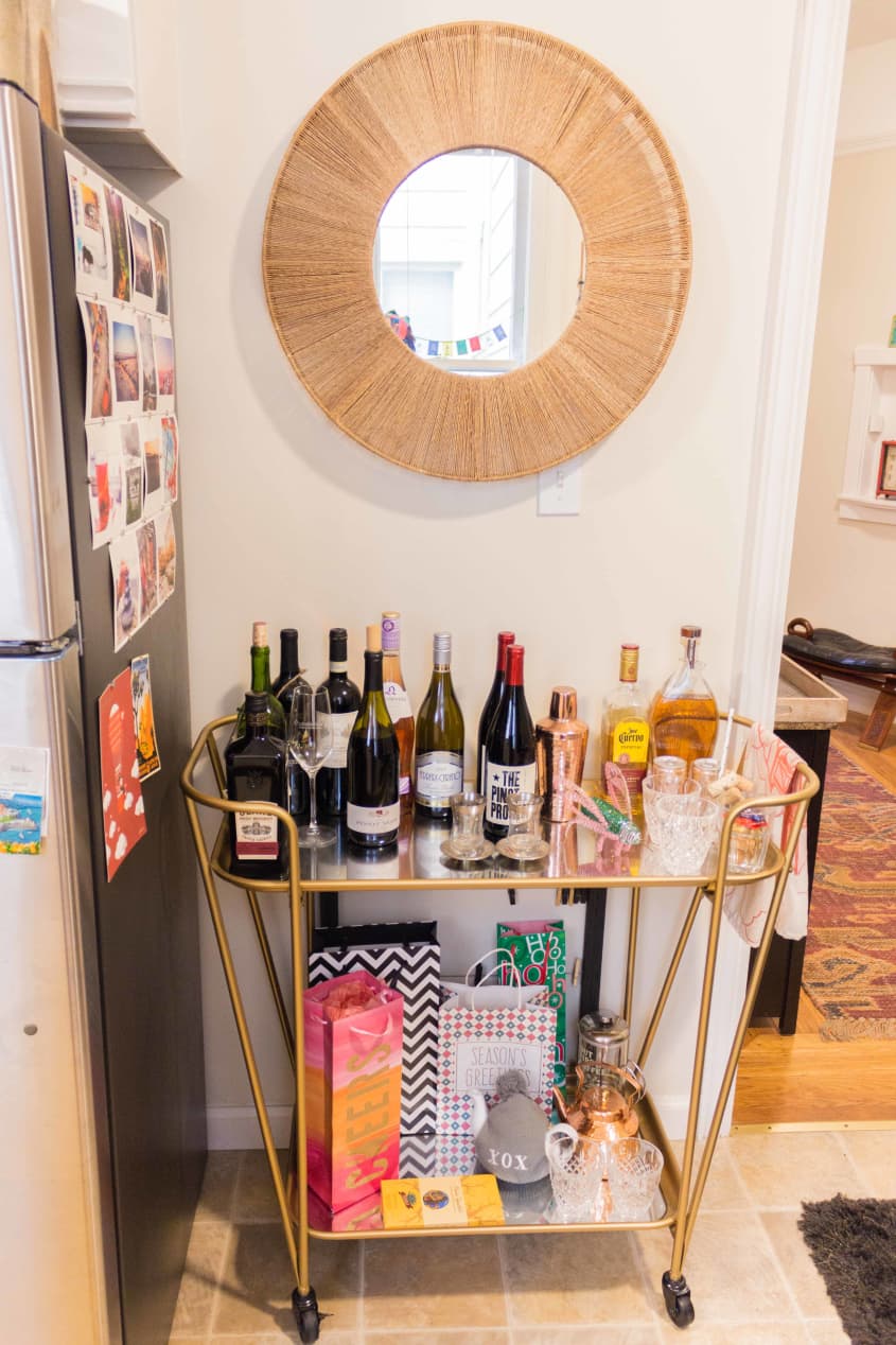 Studio Apartment Plant and Print Decor Inspiration | Apartment Therapy