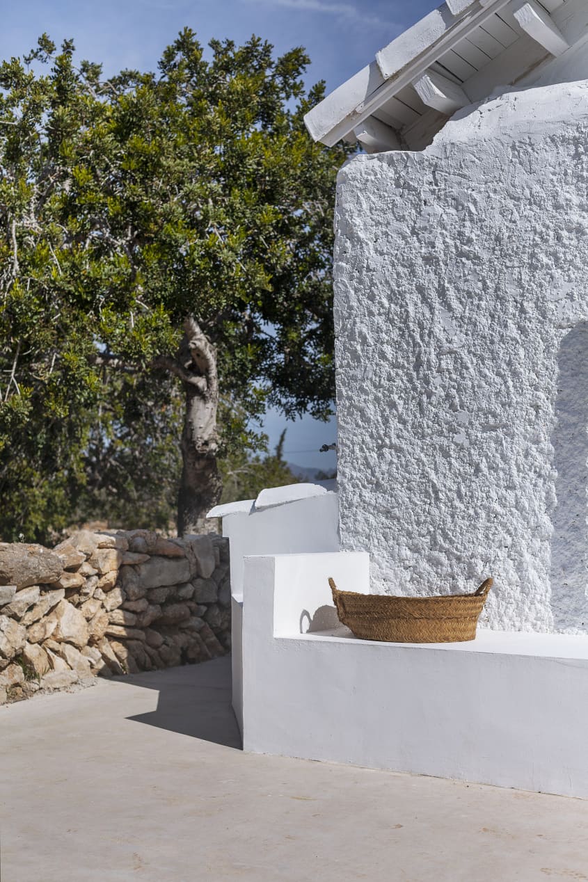 Minimal Rustic Spanish House Tour Photos | Apartment Therapy