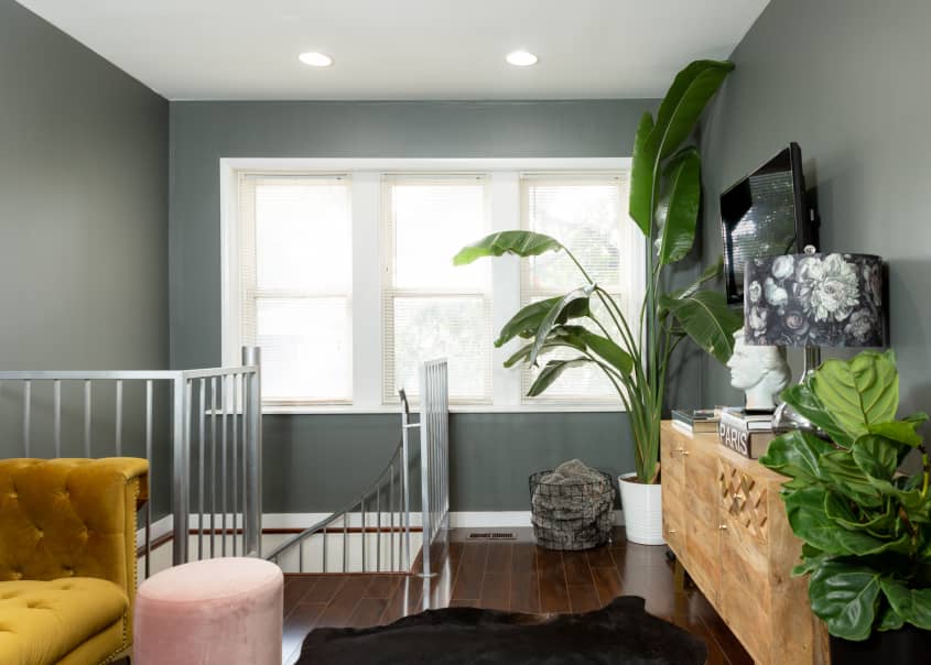 Signed Blake Gifford Chicago Apartment Photos | Apartment Therapy