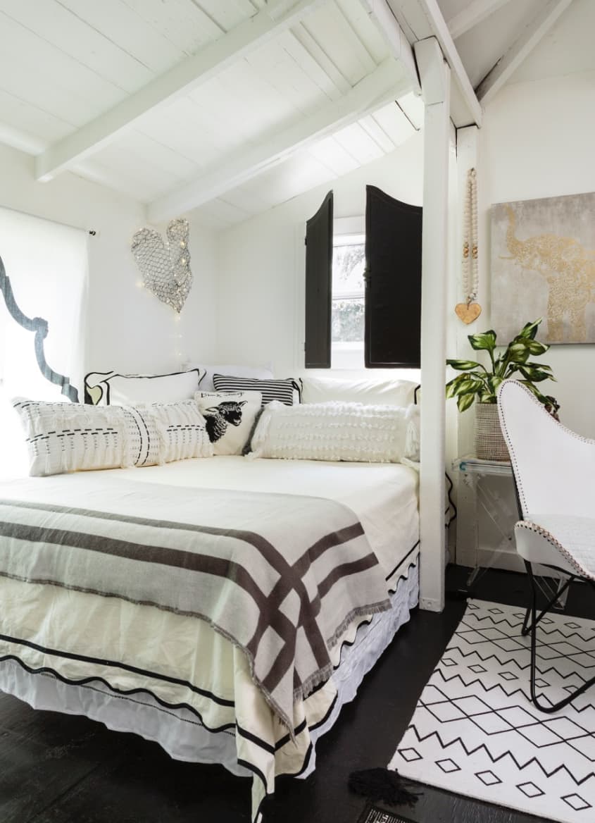 Guesthouse Garage Bohemian Farmhouse Tour | Apartment Therapy