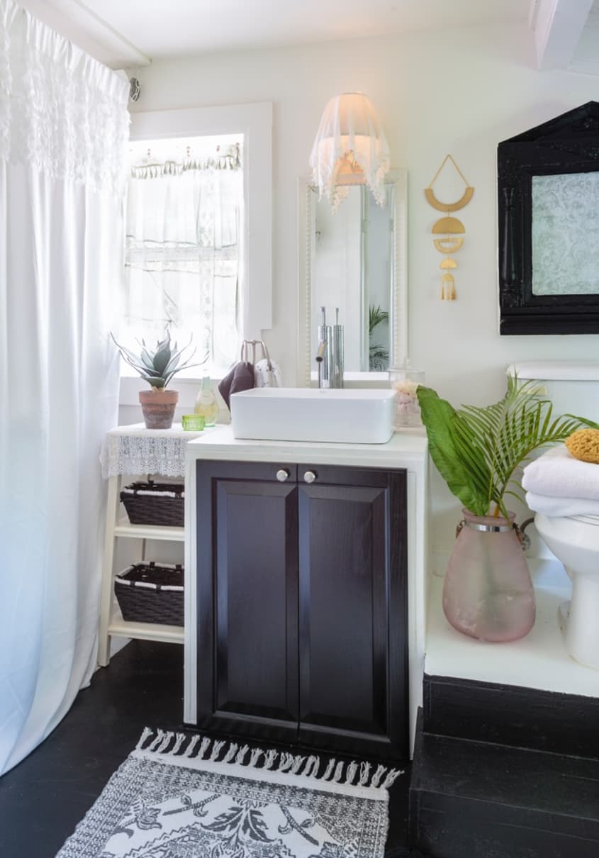 Guesthouse Garage Bohemian Farmhouse Tour | Apartment Therapy