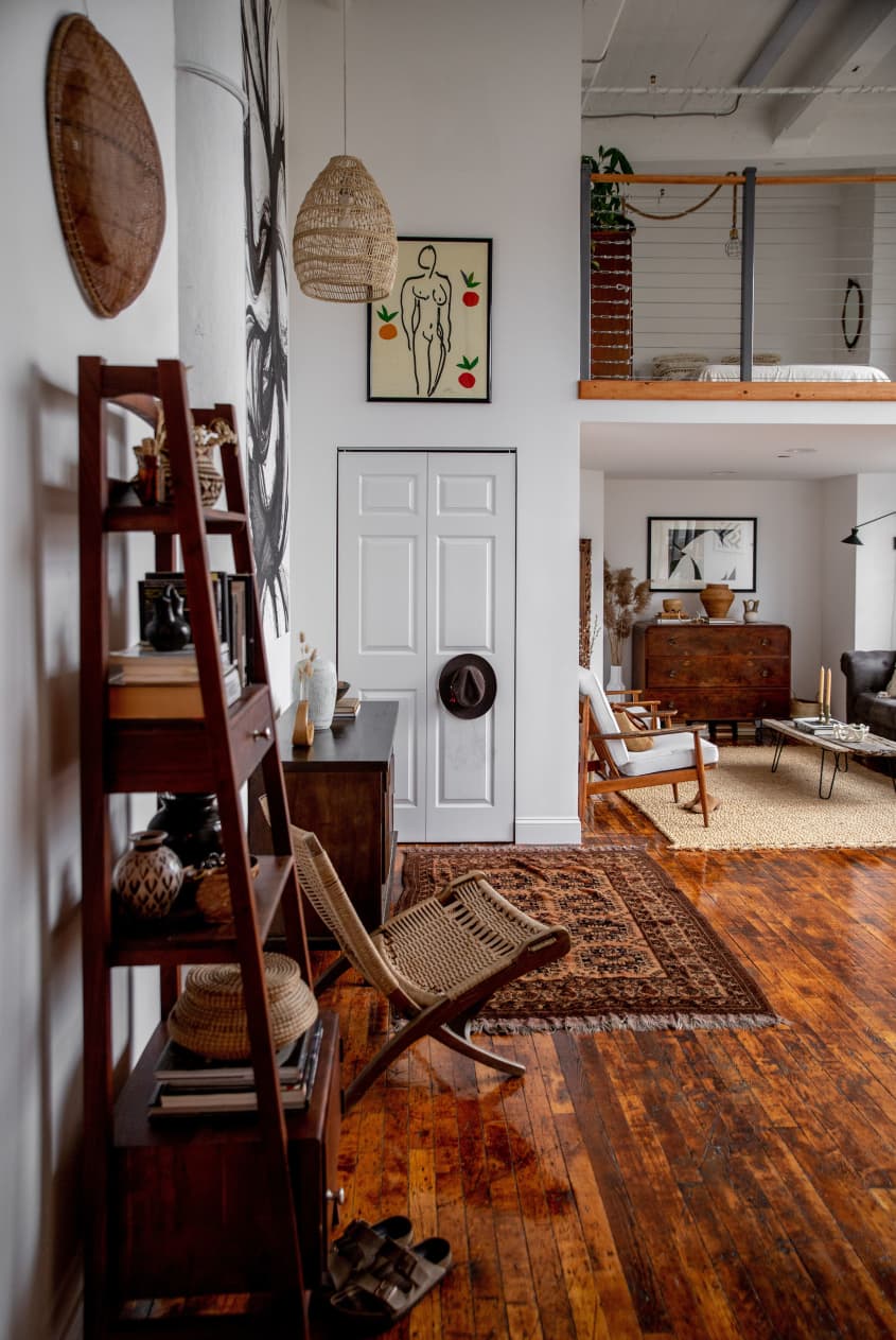 A Beautiful 600-Square-Foot Studio Was Furnished on a Small Budget ...