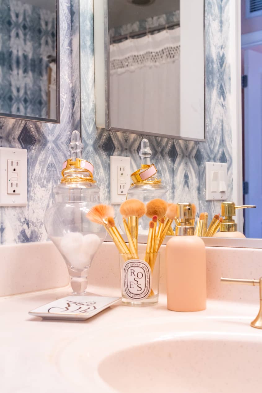 Libby Living Colorfully Maximalist Colorful Apartment Tour | Apartment ...