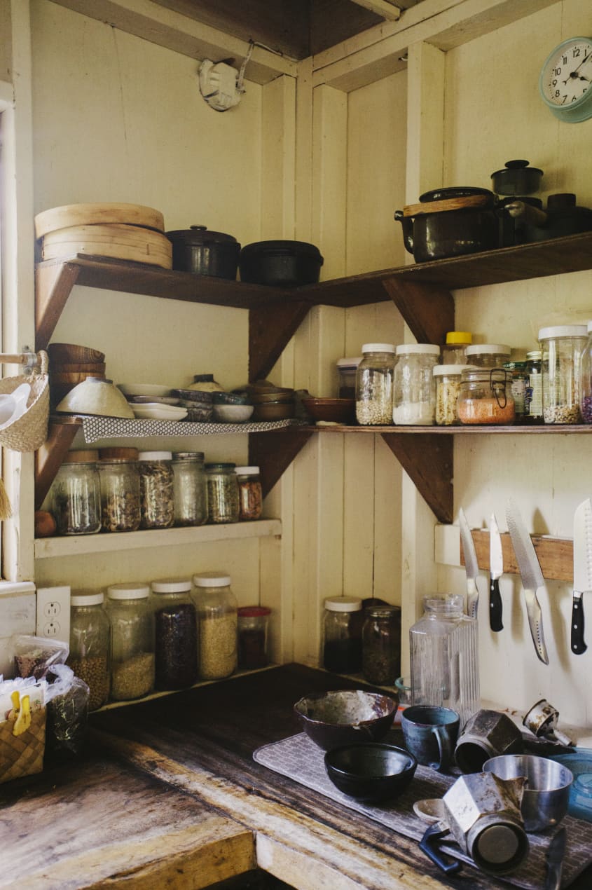 Off-Grid Hawaii Handmade Homestead House Tour | Apartment Therapy