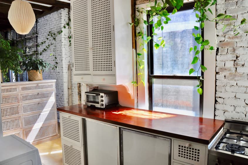 330 Square Foot Small Studio with Custom Furniture and Storage Ideas ...