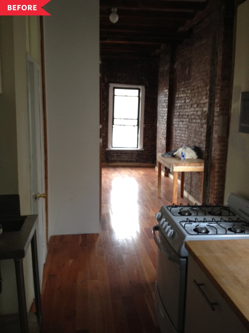 330 Square Foot Small Studio with Custom Furniture and Storage Ideas ...