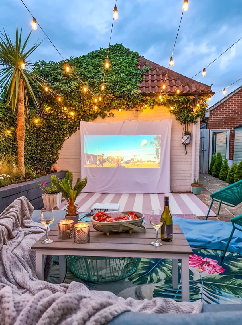 Outdoor DIY Cinema Inspiration Photos | Apartment Therapy