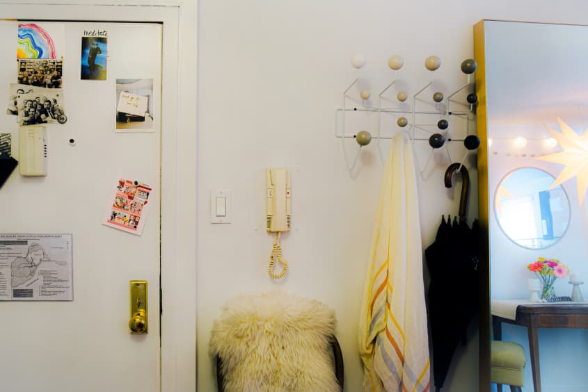 280-Square-Foot NYC Studio Apartment Tour Photos | Apartment Therapy