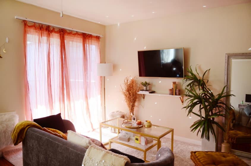 Studio Apartment Layout Ideas from a 415-Square-Foot Rental | Apartment ...