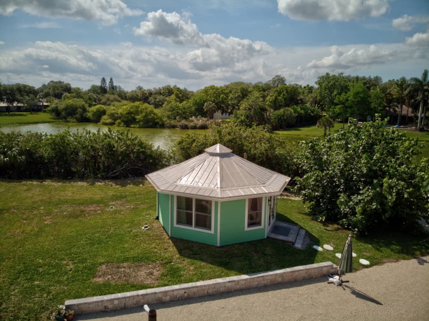 Tiny House and Octagon-Shaped Tiny House Tour Photos | Apartment Therapy