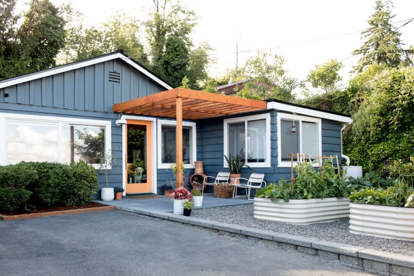 Small Seattle Mid-Century House With Backyard Inspiration | Apartment ...