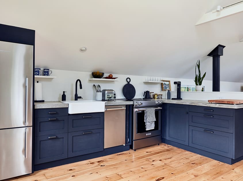 Old Barn Transformed into Studio Apartment and Art Studio | Apartment ...