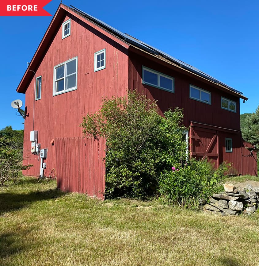 Old Barn Transformed into Studio Apartment and Art Studio | Apartment ...
