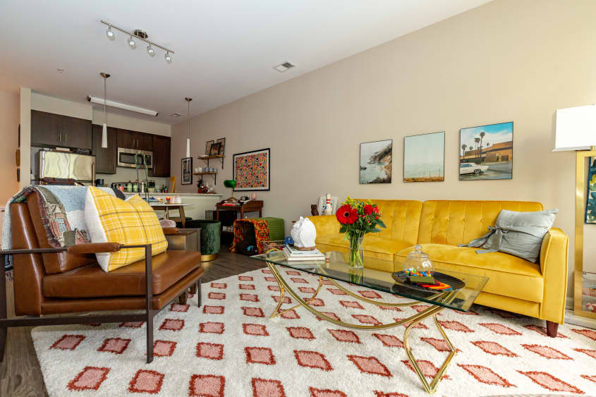 Stylishly Taylored Baltimore Rental Apartment Tour Photos | Apartment ...