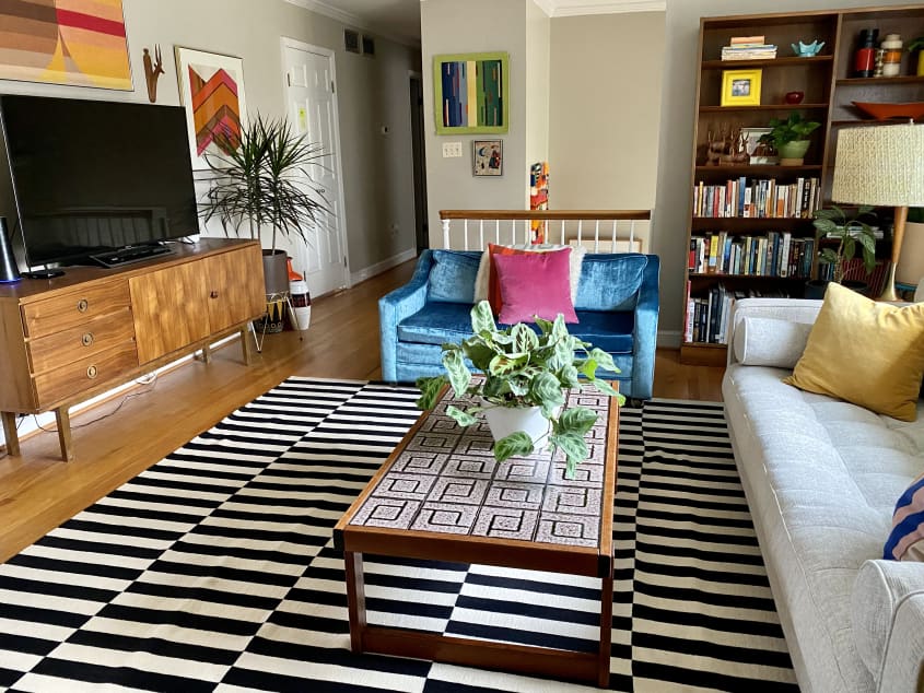 1973 Colorful Rental Single-Family House Photos | Apartment Therapy