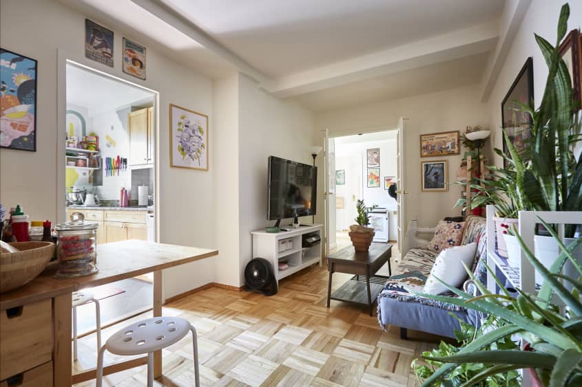 Illustrator Small Space NYC Rental Photos | Apartment Therapy