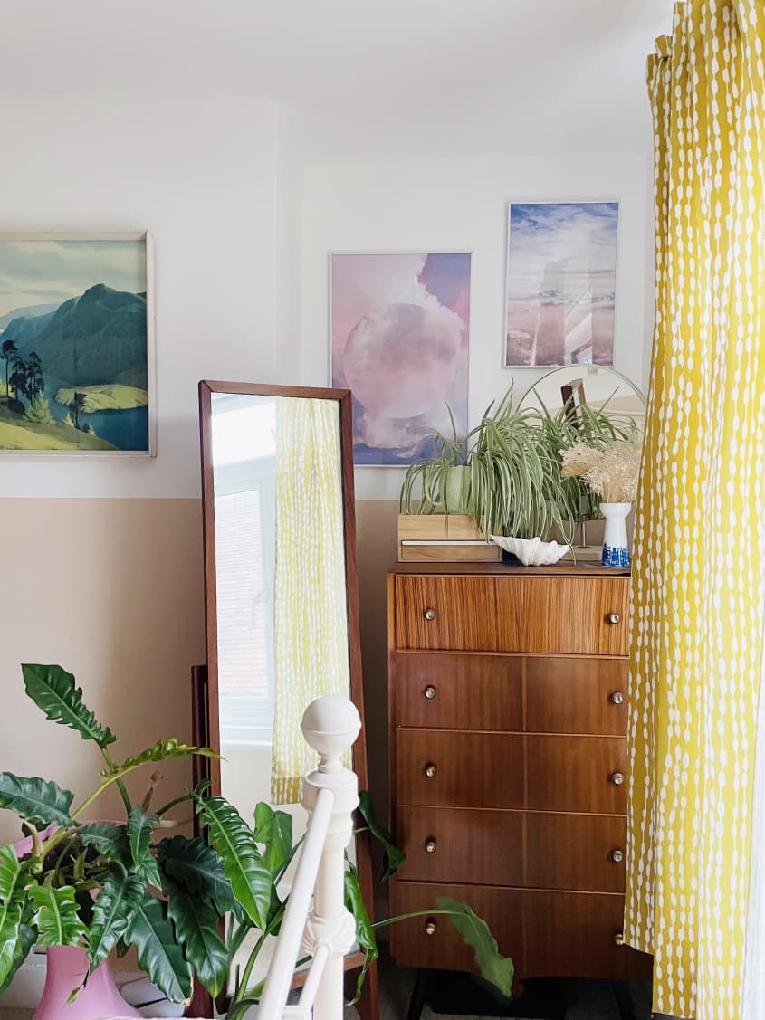 English Cottage Retro Interior Tour Photos | Apartment Therapy