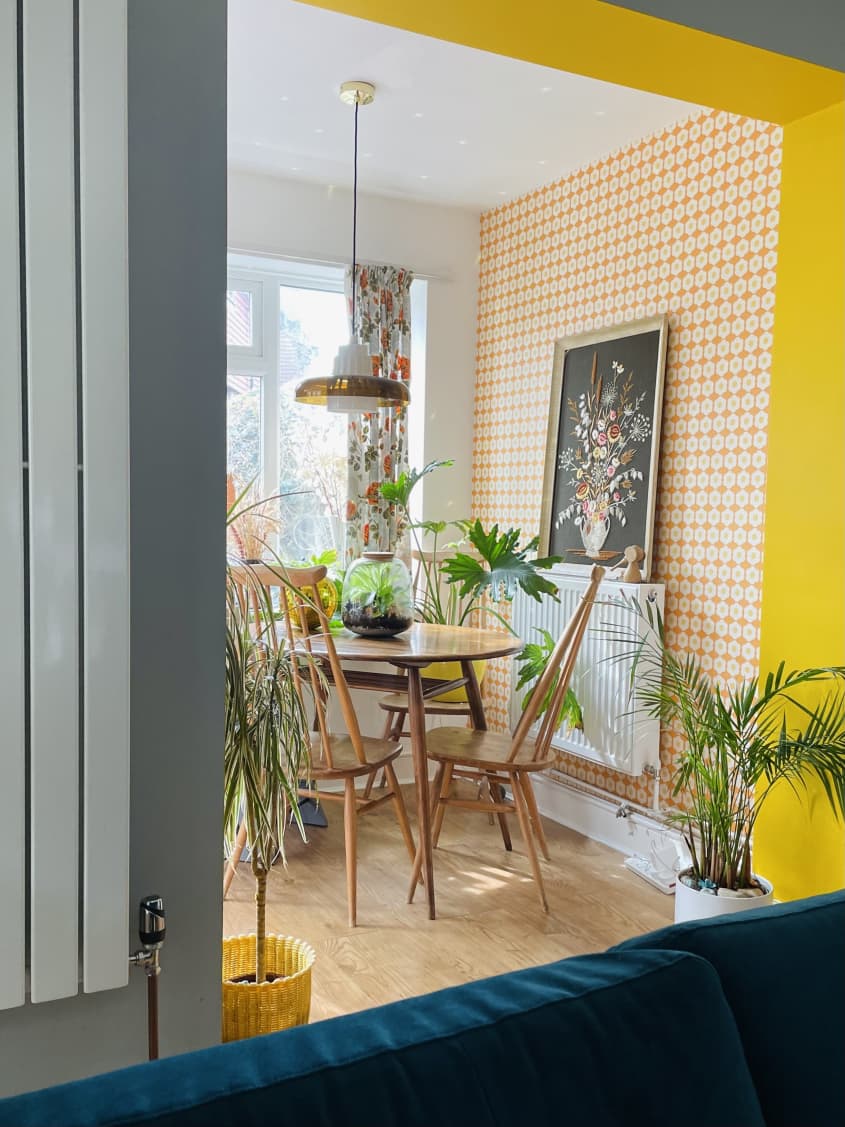 English Cottage Retro Interior Tour Photos | Apartment Therapy