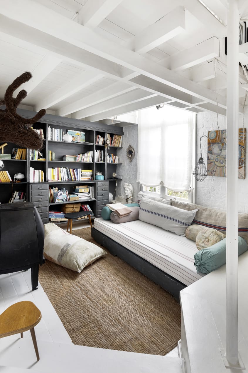 An All-White Converted Art Studio Makes a Charming Family Home ...