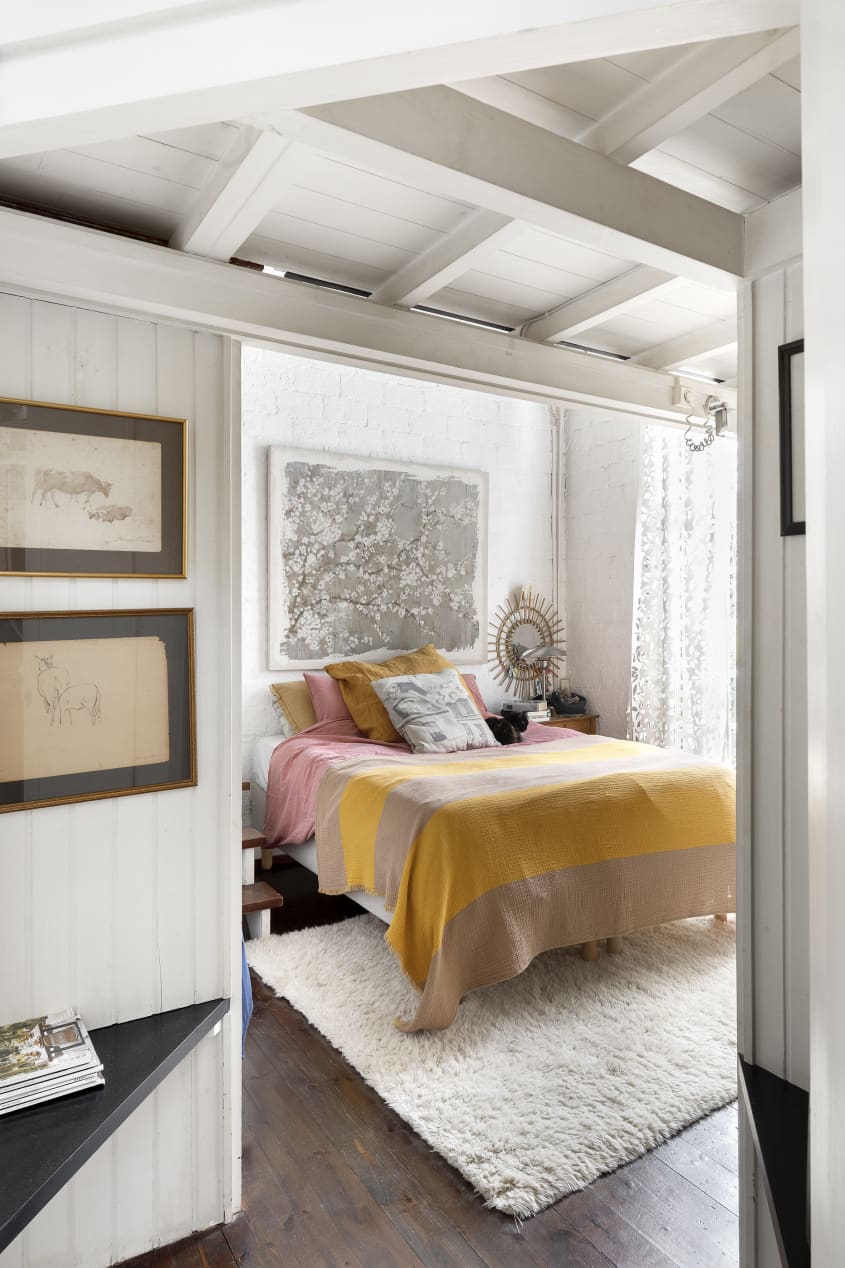 An All-White Converted Art Studio Makes a Charming Family Home ...