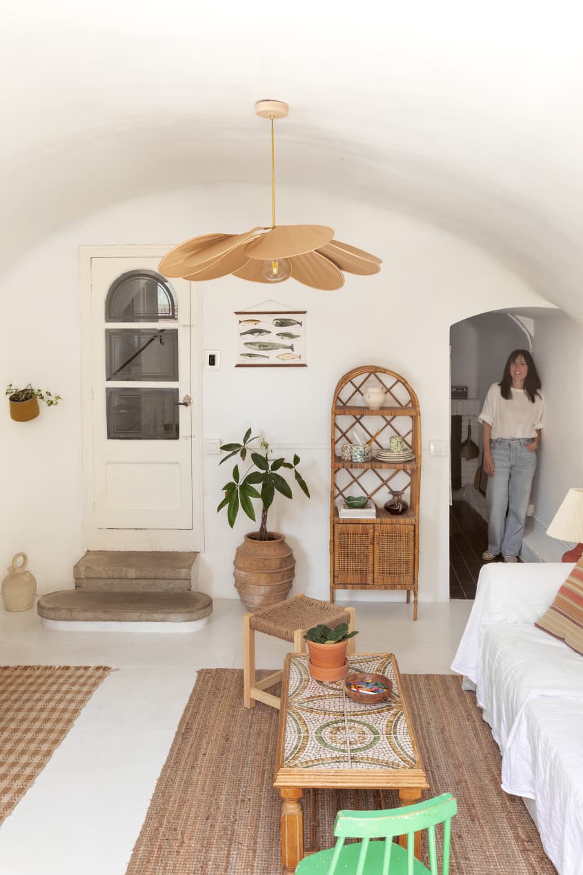 A Minimal Home in the Mountains of Spain Is the Embodiment of Cottage ...