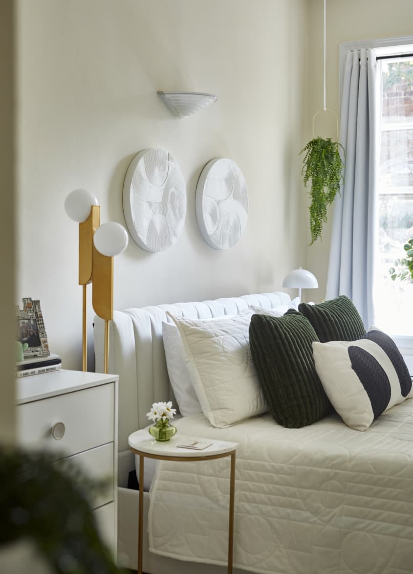 NYC Fashion Designer's Studio Apartment Is A Mix of Modern and DIY ...