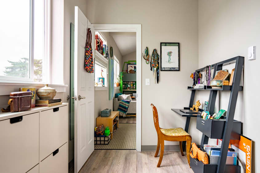 520-Square-Foot Seattle Home with Efficient Storage and a Roof Deck ...