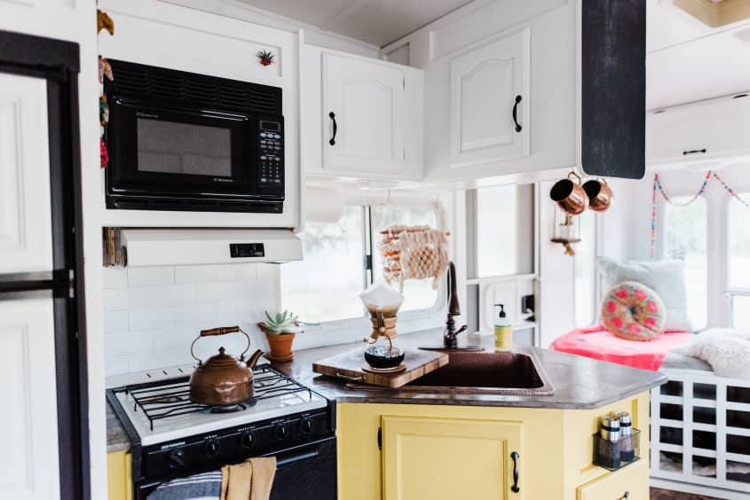 House Tour: A Couple and 4 Pets in a 188-square-foot RV | Apartment Therapy