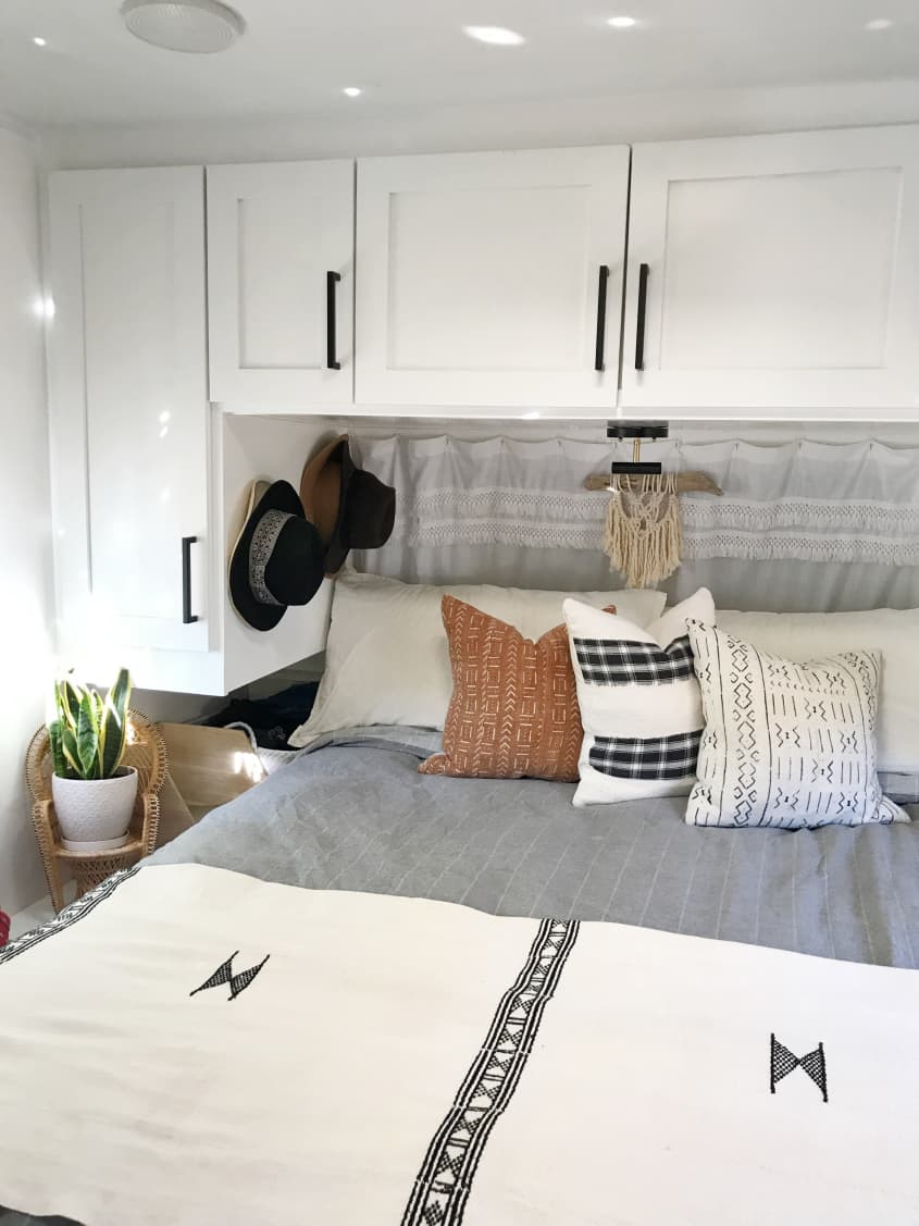 House Tour: A Family of 5 in a 180-Square-Foot RV | Apartment Therapy