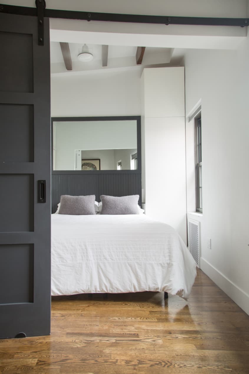 House Tour: A Super Organized Small Space NY Apartment | Apartment Therapy