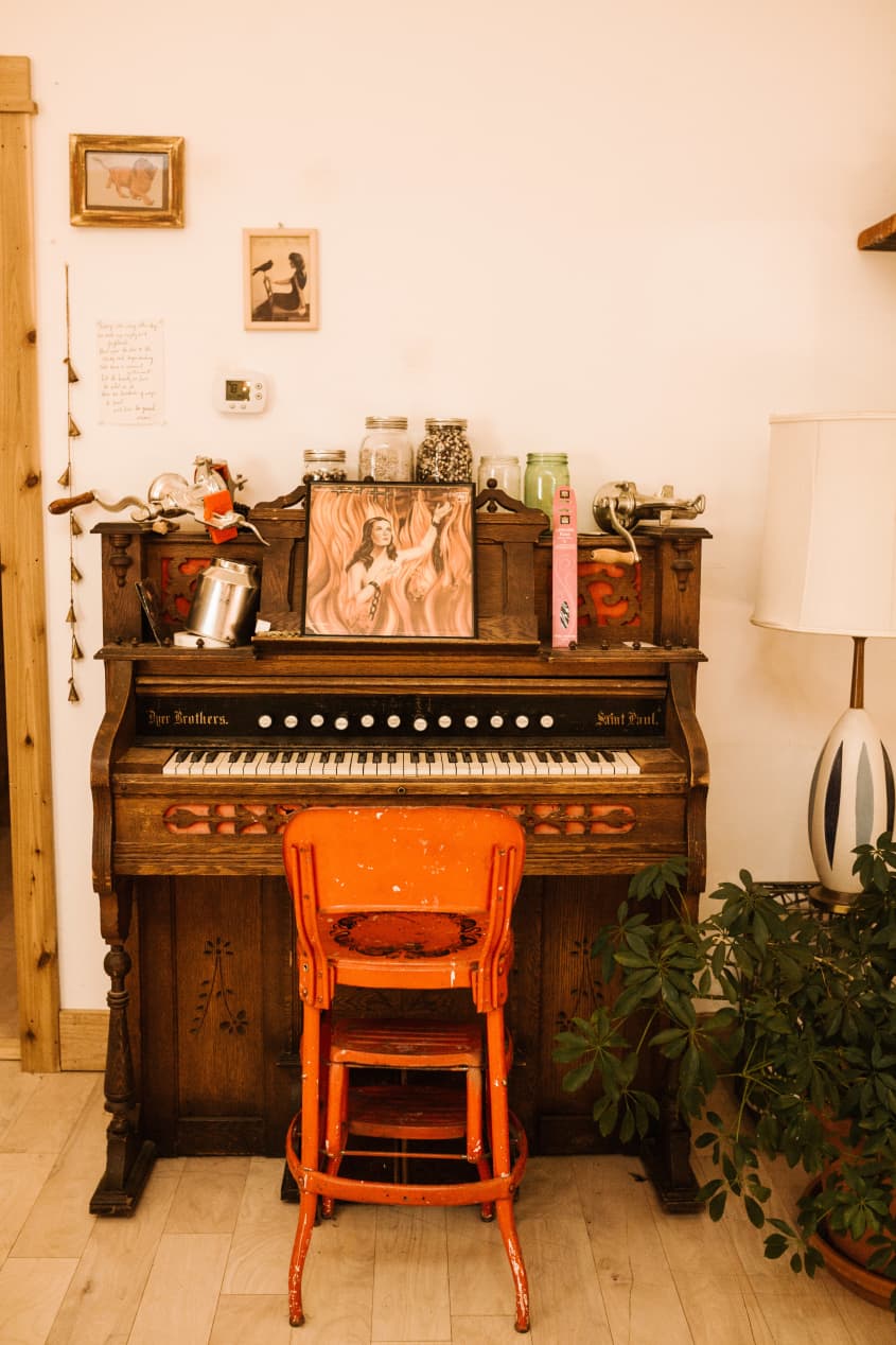 Converted Barn Home Tour of Gregory Alan Isakov | Apartment Therapy