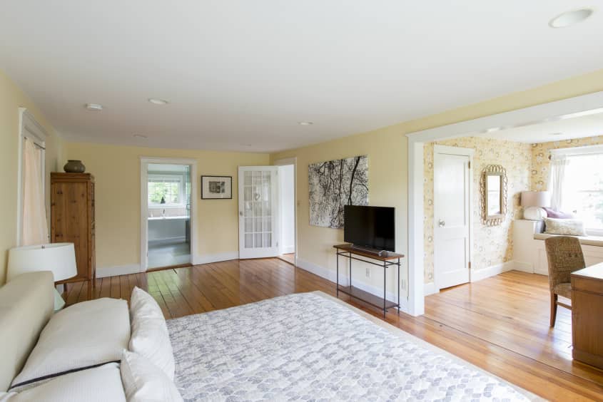 Carriage House Renovation in New England | Apartment Therapy