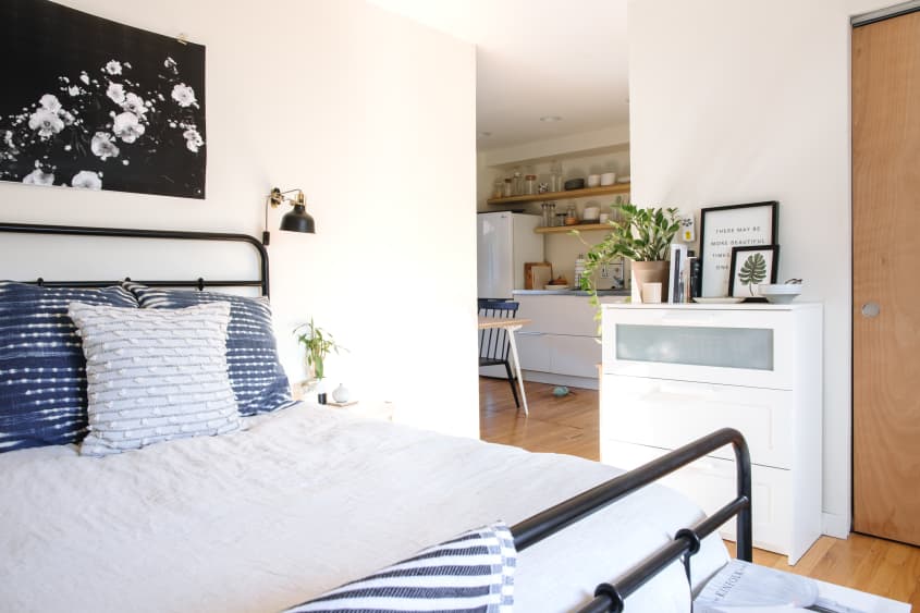 House Tour: A Simple Chic 550 Square Feet in Detroit | Apartment Therapy