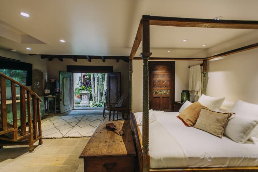 Rustic Bohemian Hawaii Home Surrounded by Jungle | Apartment Therapy