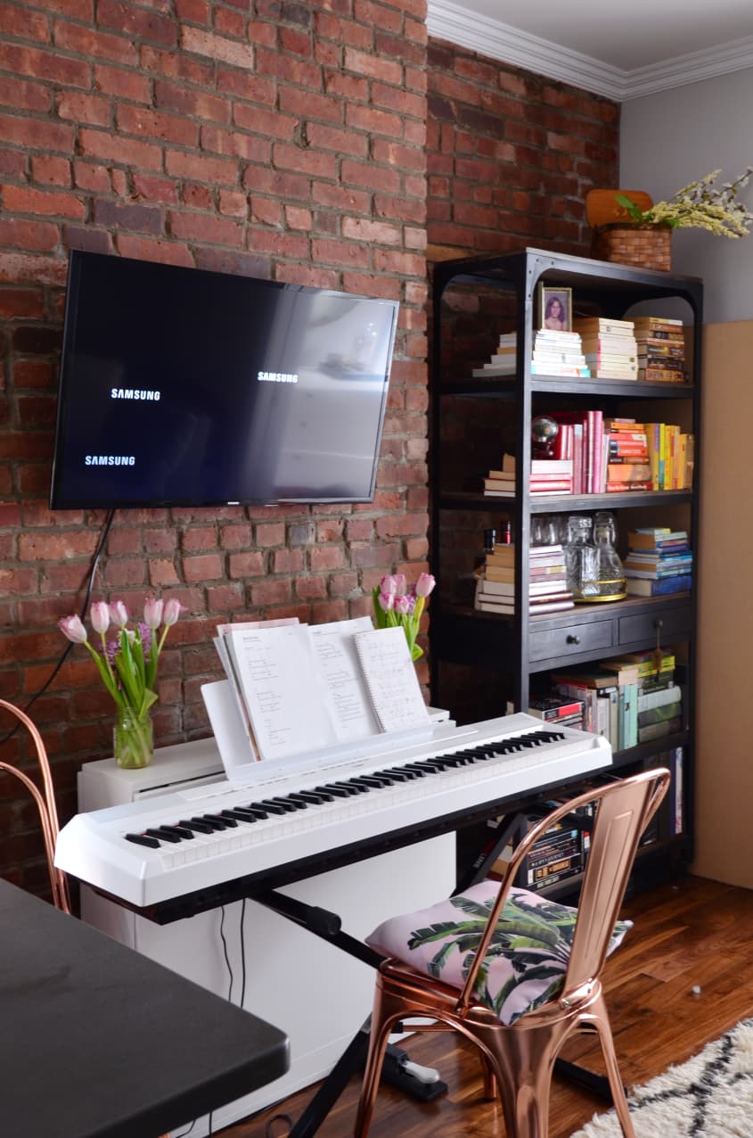 Video House Tour: A Super Small NYC Studio Apartment | Apartment Therapy