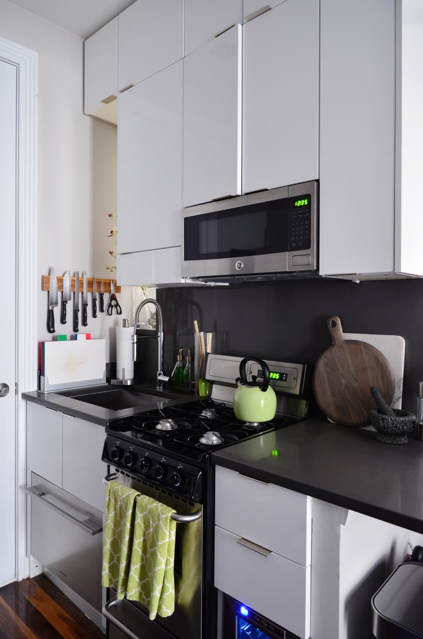 Video House Tour: A Super Small NYC Studio Apartment | Apartment Therapy