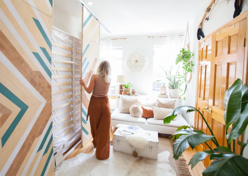 NYC Studio Tour: An Organized 280-Square-Foot Rental | Apartment Therapy