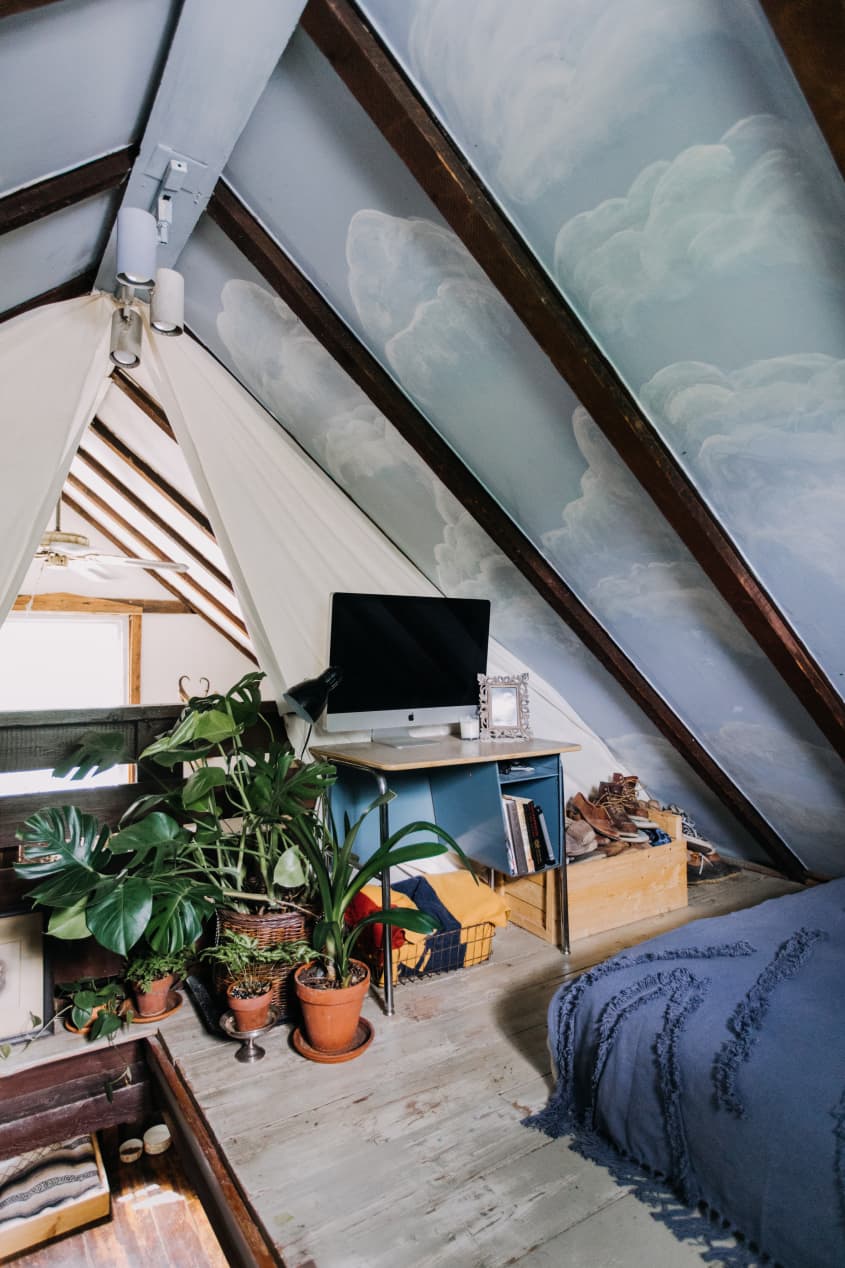 Tiny House Tour: A 370-Square-Foot Carriage House | Apartment Therapy