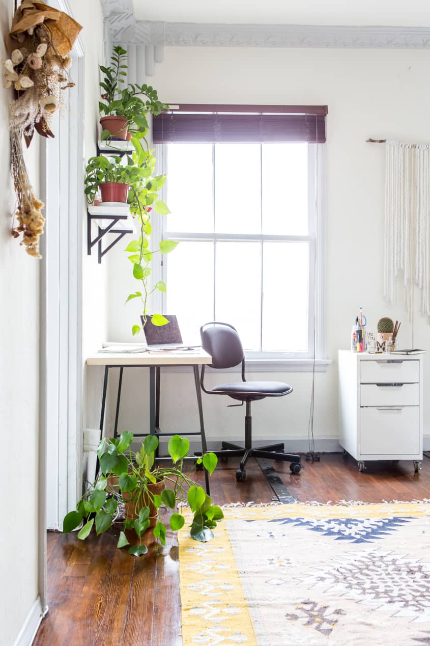 Tour: Lee From America's All-White Minimal LA Studio | Apartment Therapy