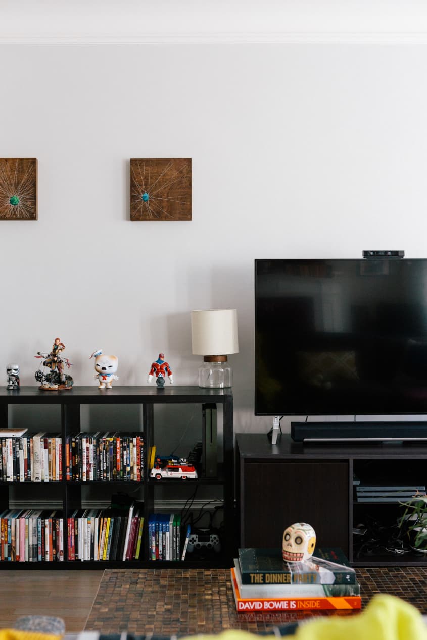 Tour a "Colorful Modern Nerd Chic" Chicago Home | Apartment Therapy