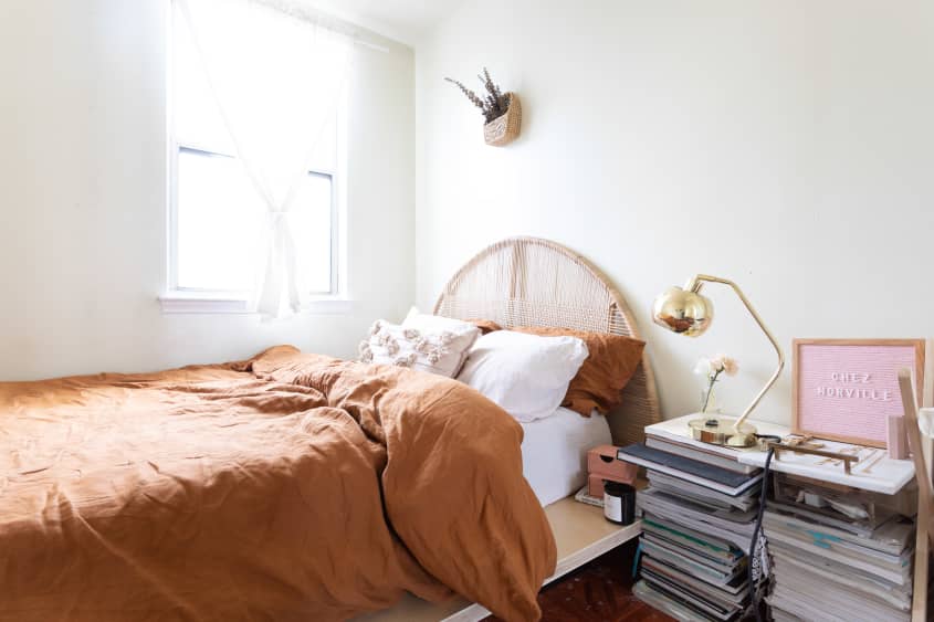 A Cozy 500-Square-Foot Brooklyn Home Is Inspired by Travel | Apartment ...