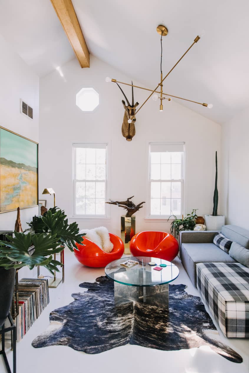 Wall Color Decor Inspiration in a Chicago Home Tour | Apartment Therapy