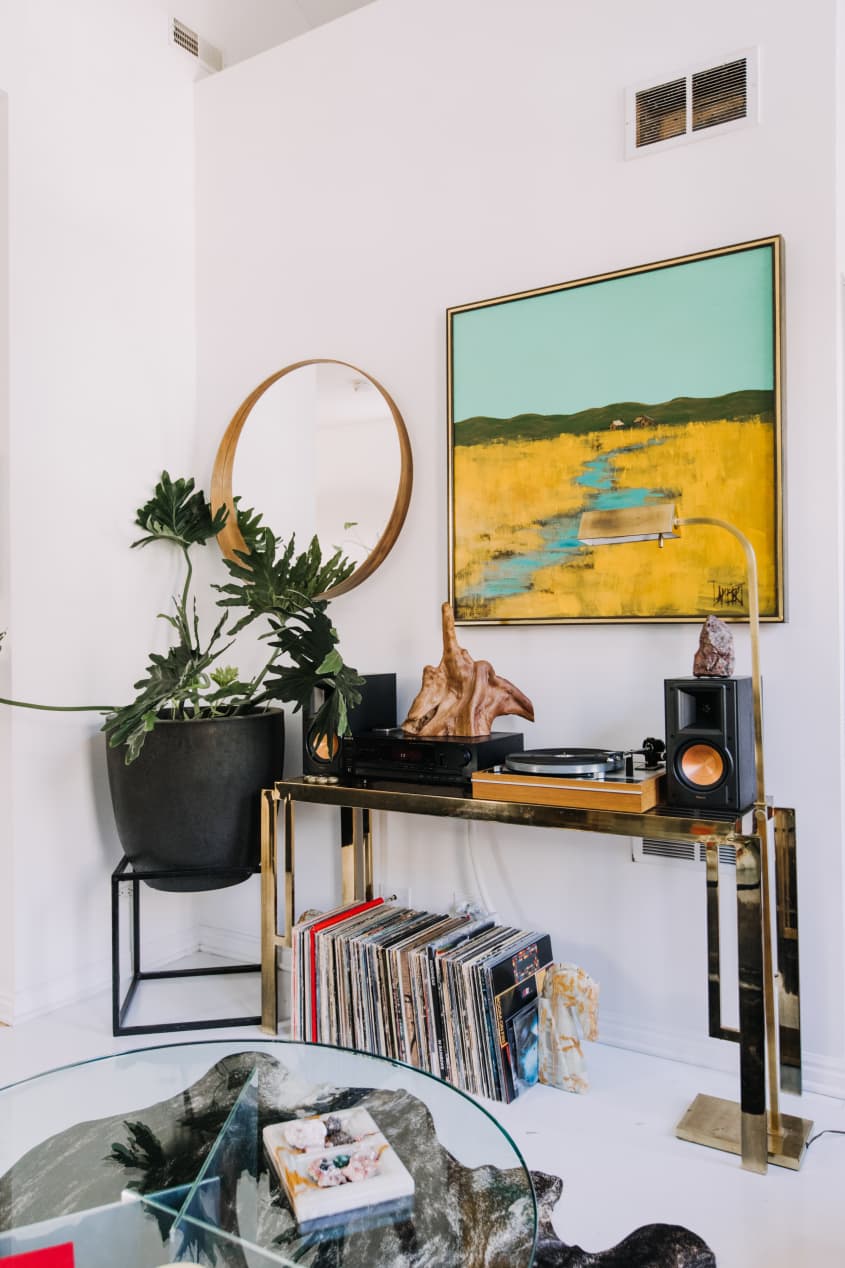 Wall Color Decor Inspiration in a Chicago Home Tour | Apartment Therapy