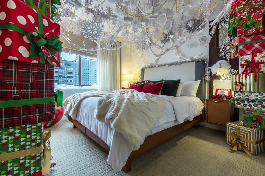 Buddy the Elf Holiday NYC Suite | Apartment Therapy