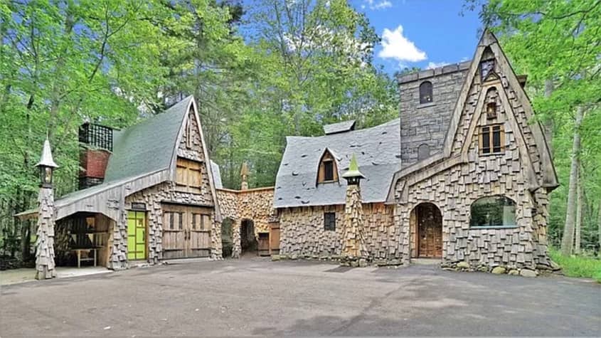 Wizard's den house for sale in Maine | Apartment Therapy