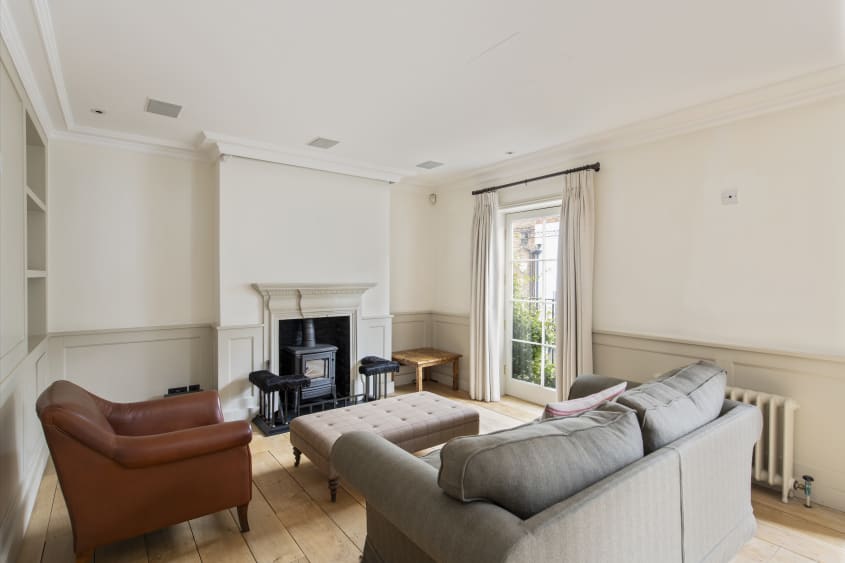 This London house was in "Love Actually" and it's for sale | Apartment ...